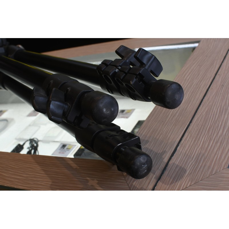 MANFROTTO 055B + 701HDV